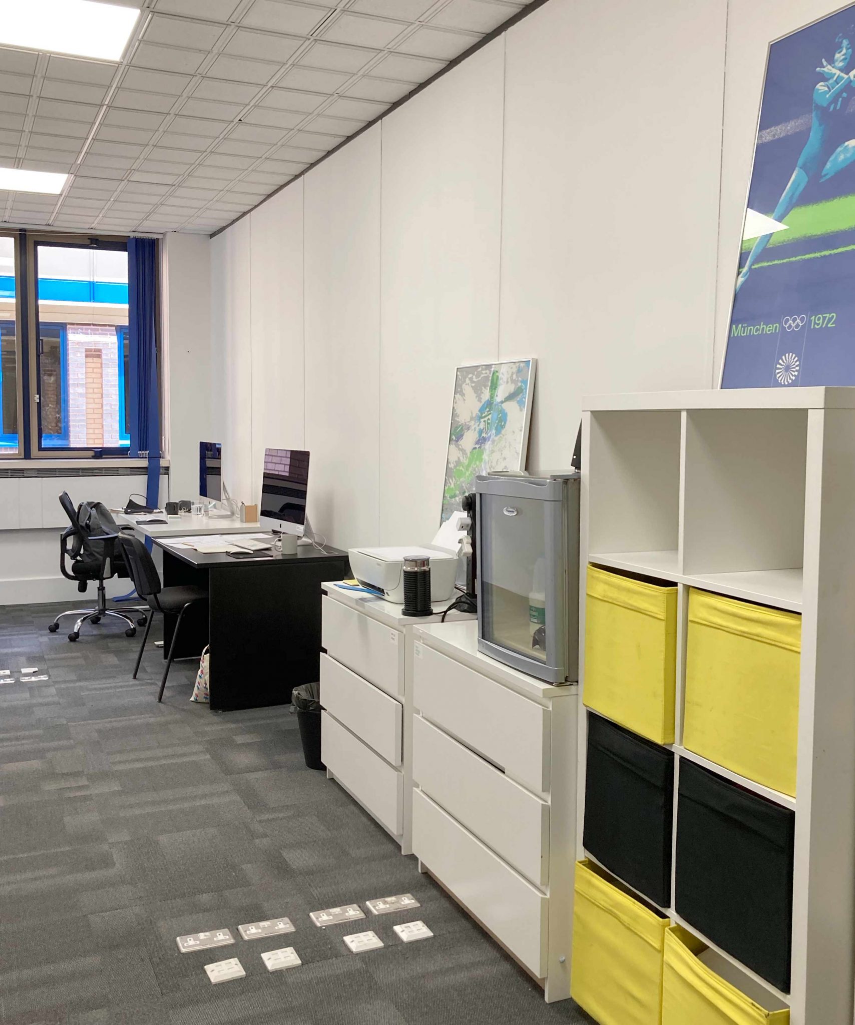 Office and spare desk wokingham - ClearBrand